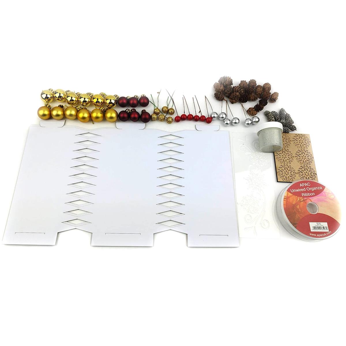 Pauline Wheeler 6 Crackers, Bauble and Berry kit | HobbyMaker