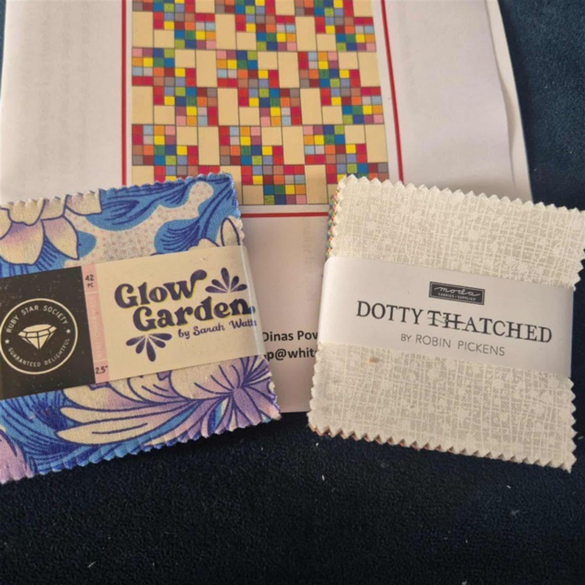 White Gecko Glow Moda Mini Charms (Set of Two) with Pattern | SewingStreet