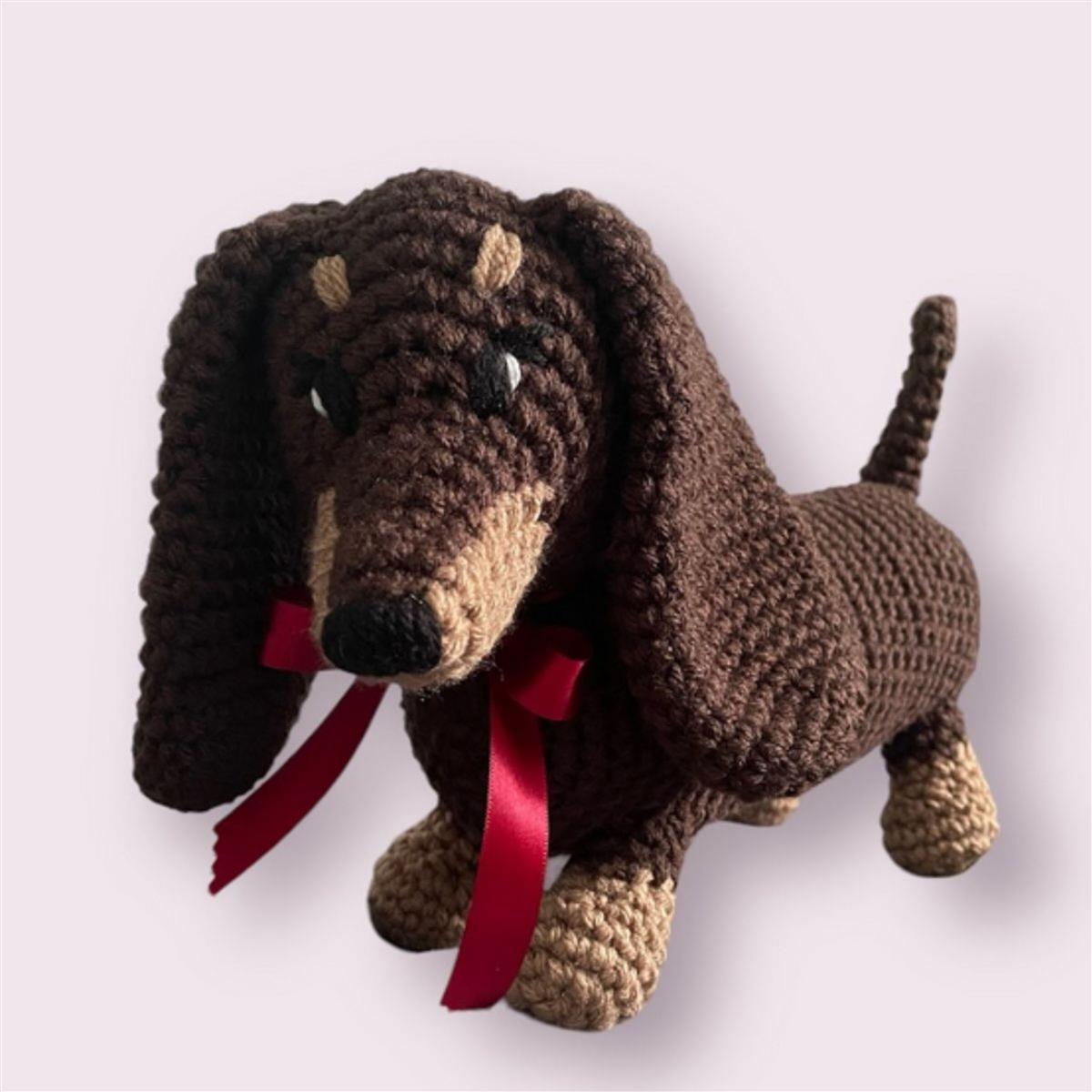 Mally Makes Daphne the Dachshund Crochet Kit | SewingStreet