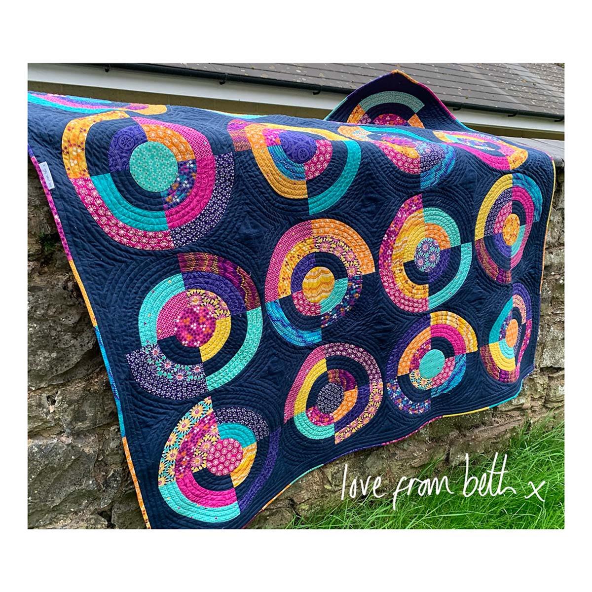 Beth Studley Broken Circles Quilt Kit 152 x 152cm | SewingStreet