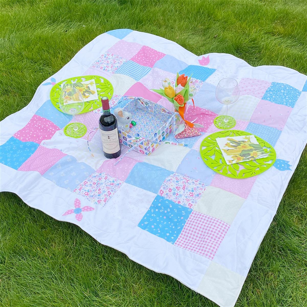 Allison Maryon's Spring Quilt Kit: Instructions & Panel (140 x 202cm ...