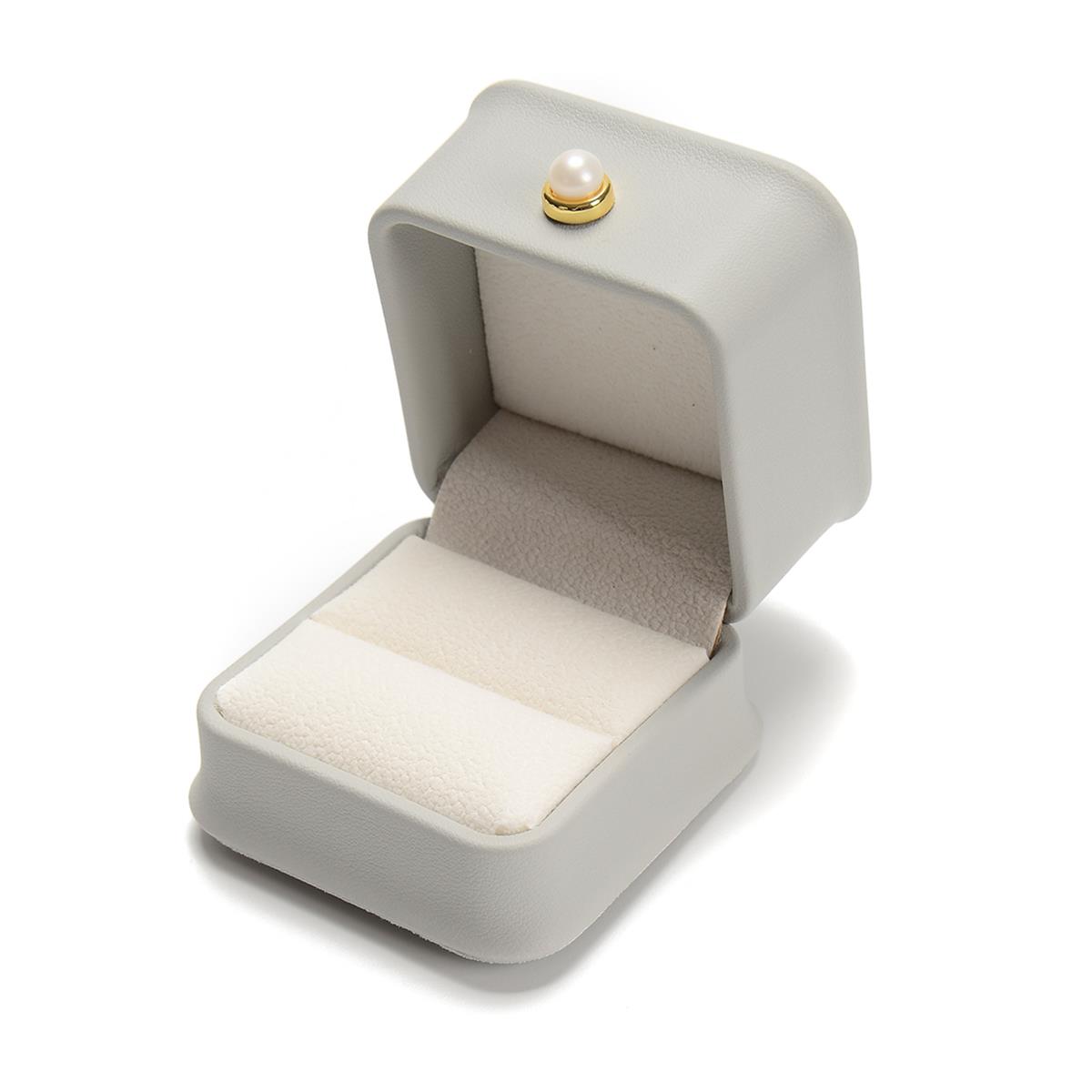 Silver Ring Box with White Freshwater Pearl Button | JewelleryMaker