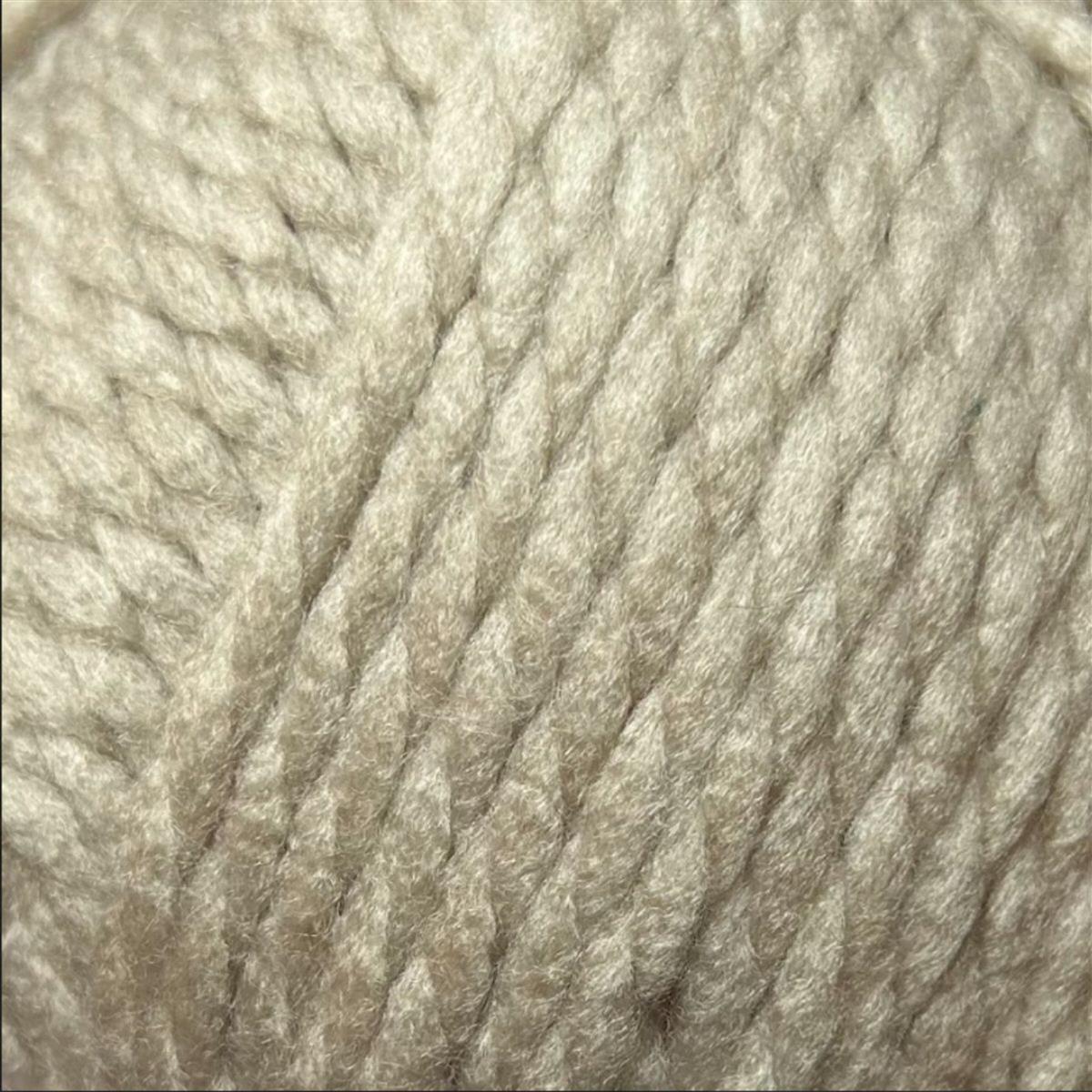 Juey Jumbo 1 x 100gm Ball Vegan Super Chunky Yarn - Oatmeal | SewingStreet