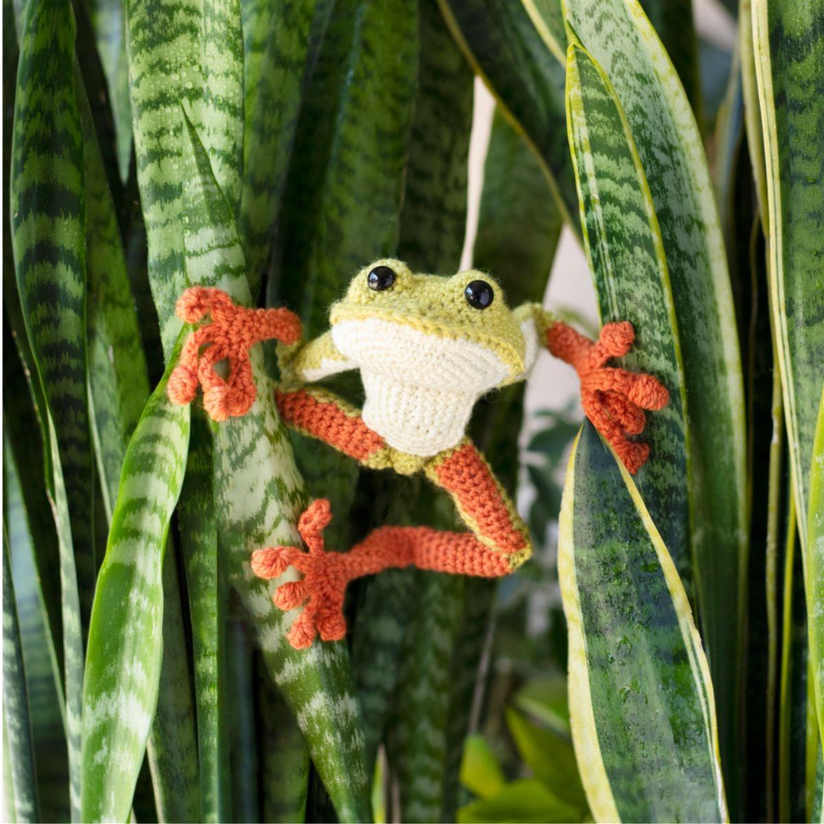 TOFT's Crochet Güell the Morelets Tree Frog Kit | SewingStreet