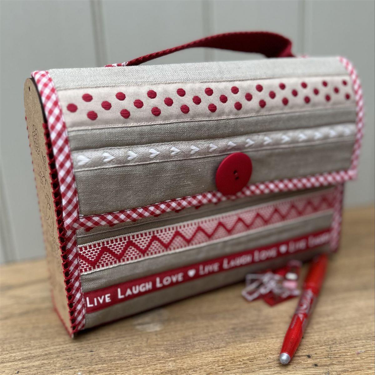 Mandy Shaw Pattern Storage Case | SewingStreet