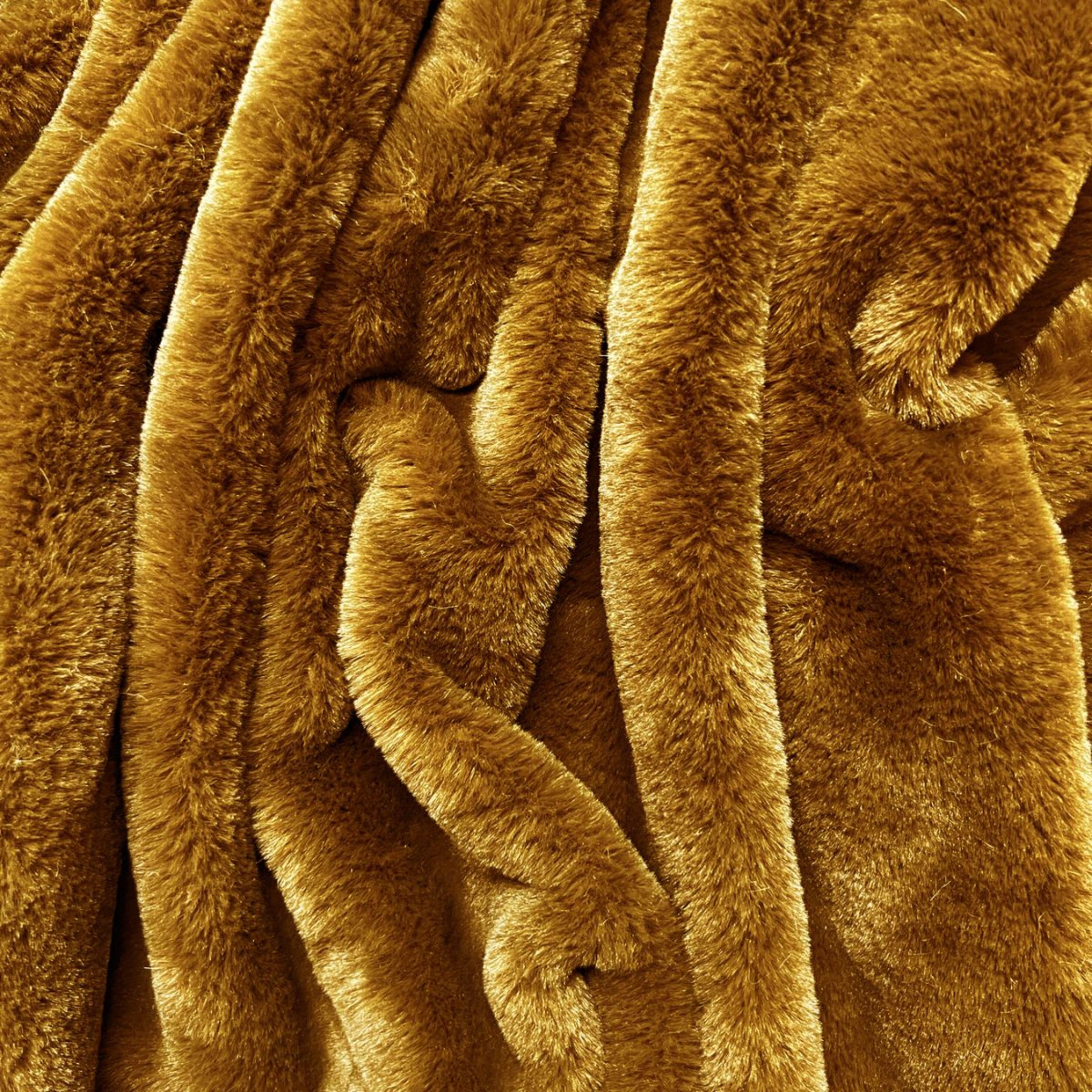 Honey Plush Fur Fabric 0.5m | SewingStreet